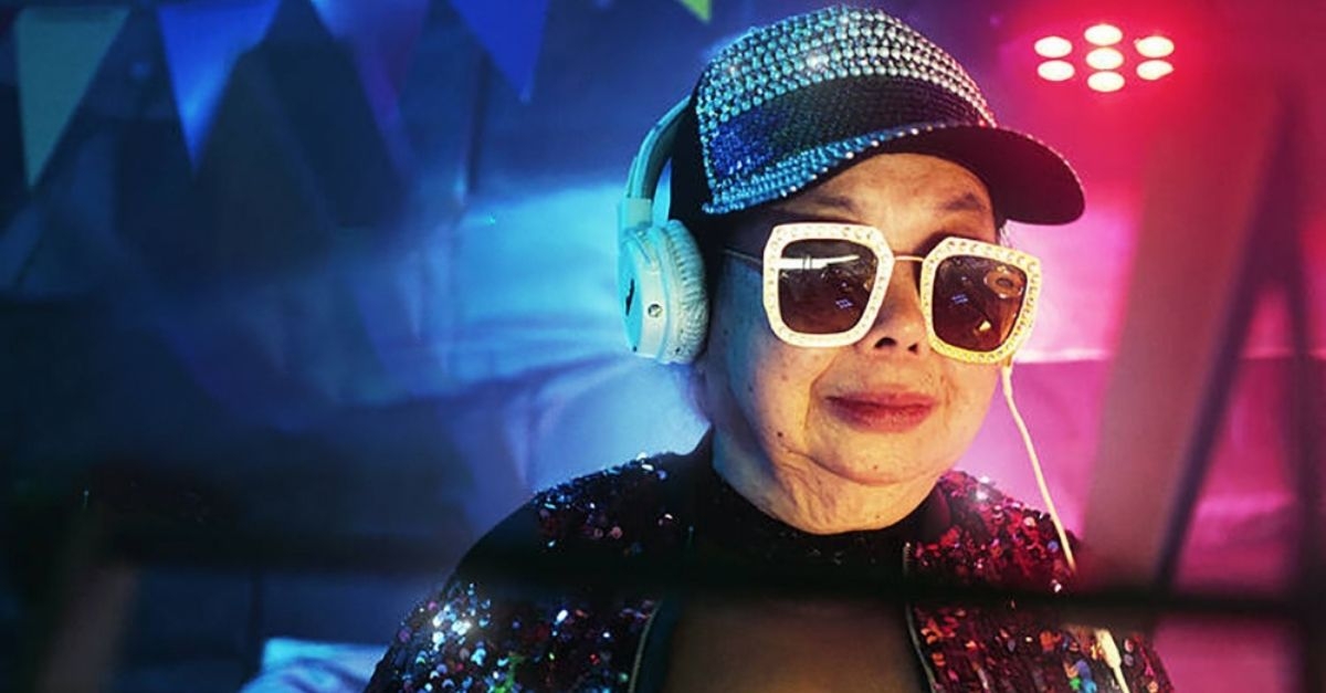 DJ 85 tuổi Sumirock mở màn cho series “Midnight Asia” của Netflix | KILALA