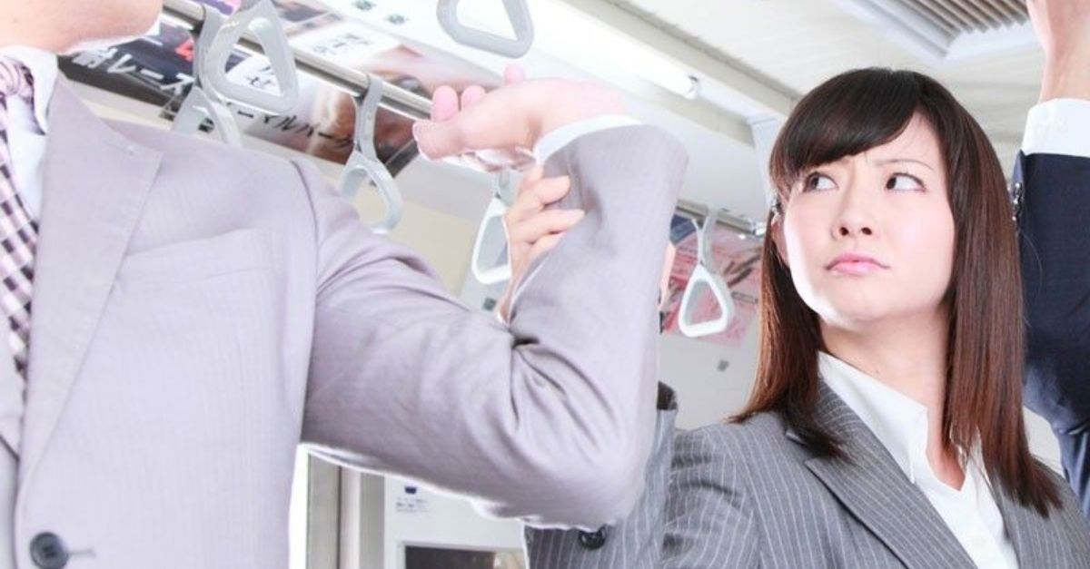 Kẻ quấy rối đụng độ cựu vô địch quyền anh nữ thế giới | KILALA