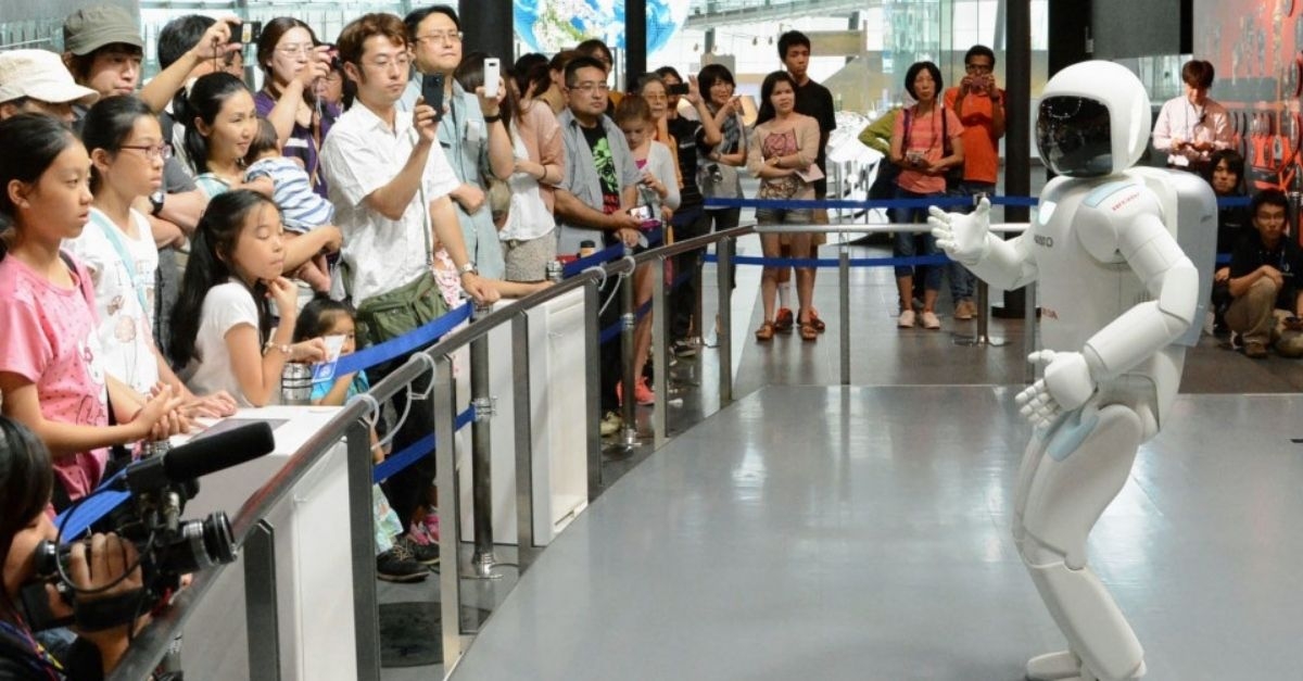 Robot ASIMO khép lại hành trình biểu diễn hơn hai thập kỷ | KILALA