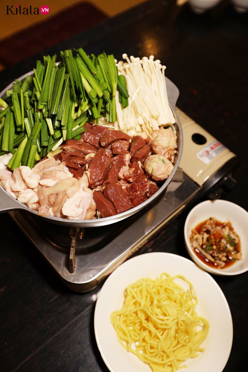 Tìm đến món lẩu dưỡng nhan nổi tiếng ở Motsunabe Rakutenchi | KILALA