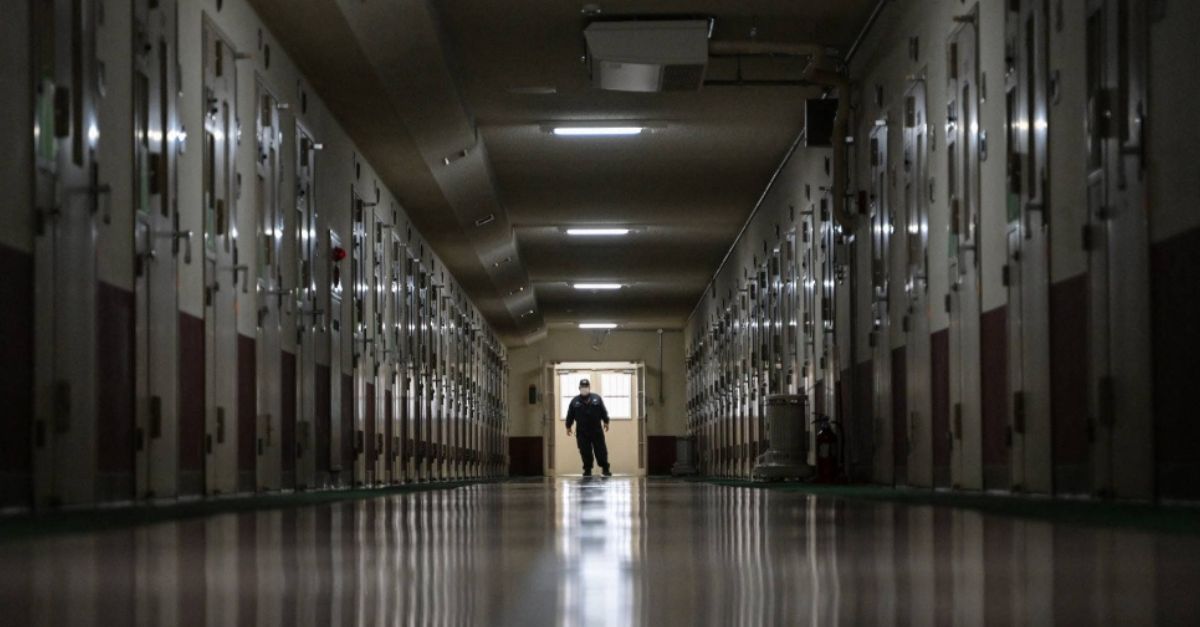 Cuộc sống sau song sắt của người nước ngoài ở Nhật | KILALA